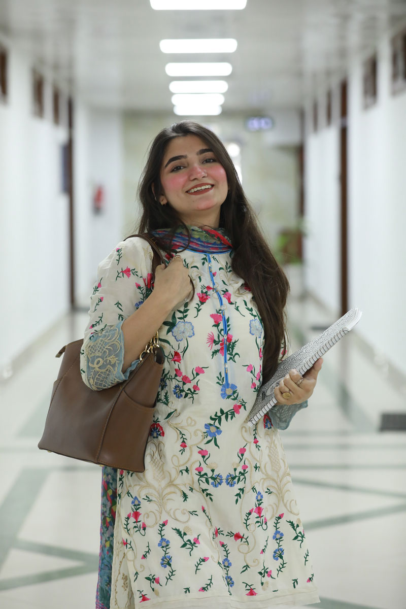 Associate Degree in Digital Marketing - Iqra University