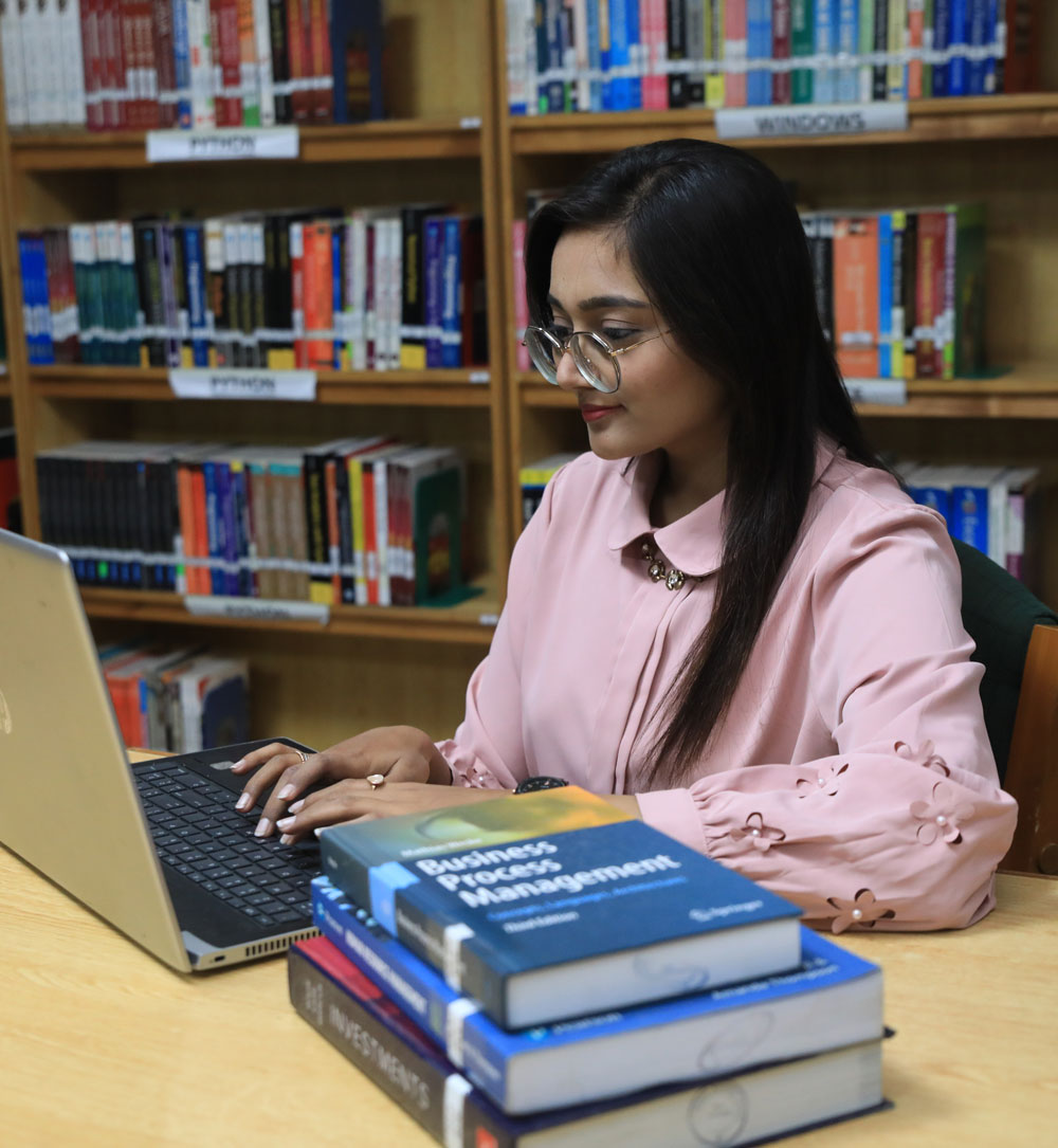 Associate Degree in Business Analytics - Iqra University